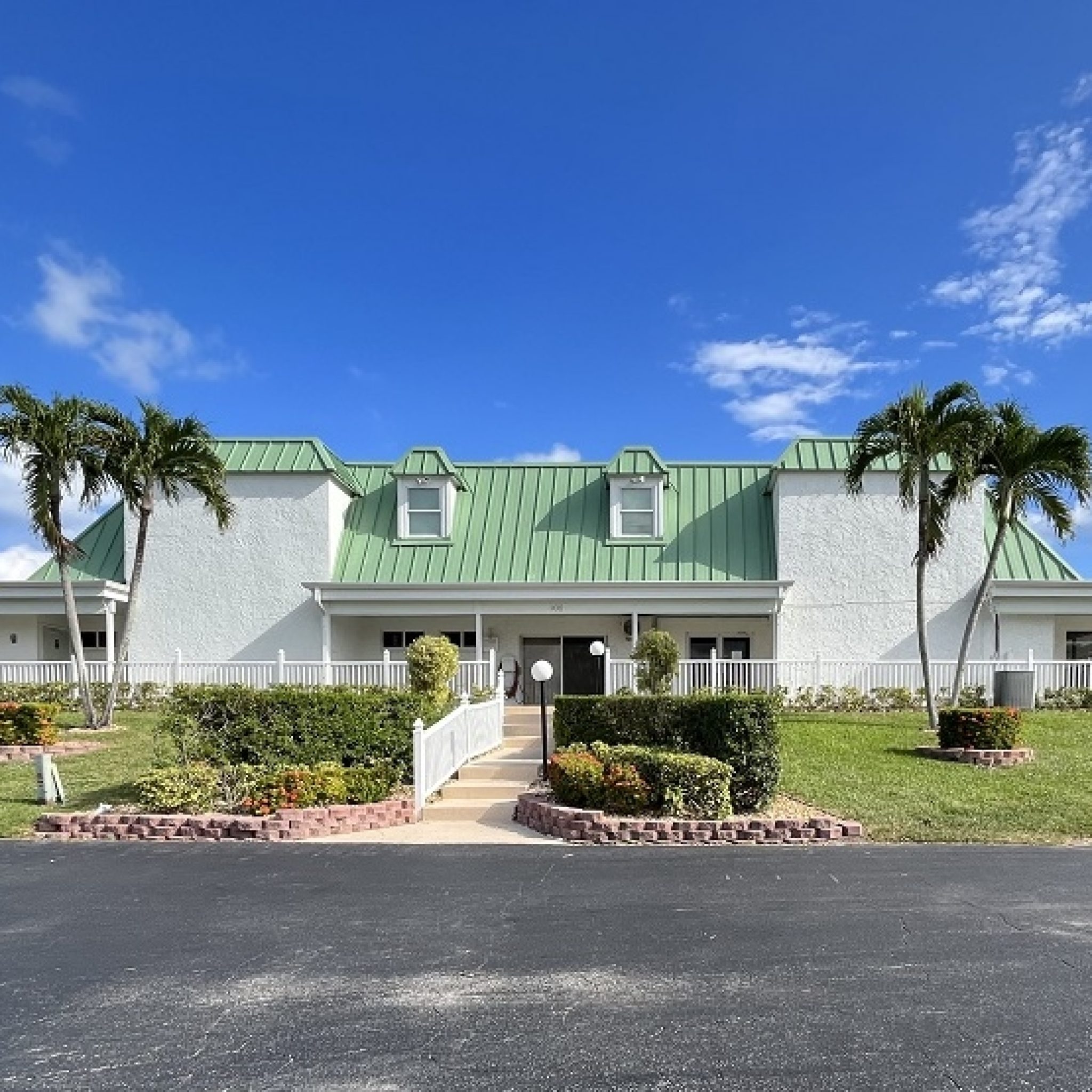 Juno Ocean Walk: Beachfront RV Resort in Juno Beach, FL